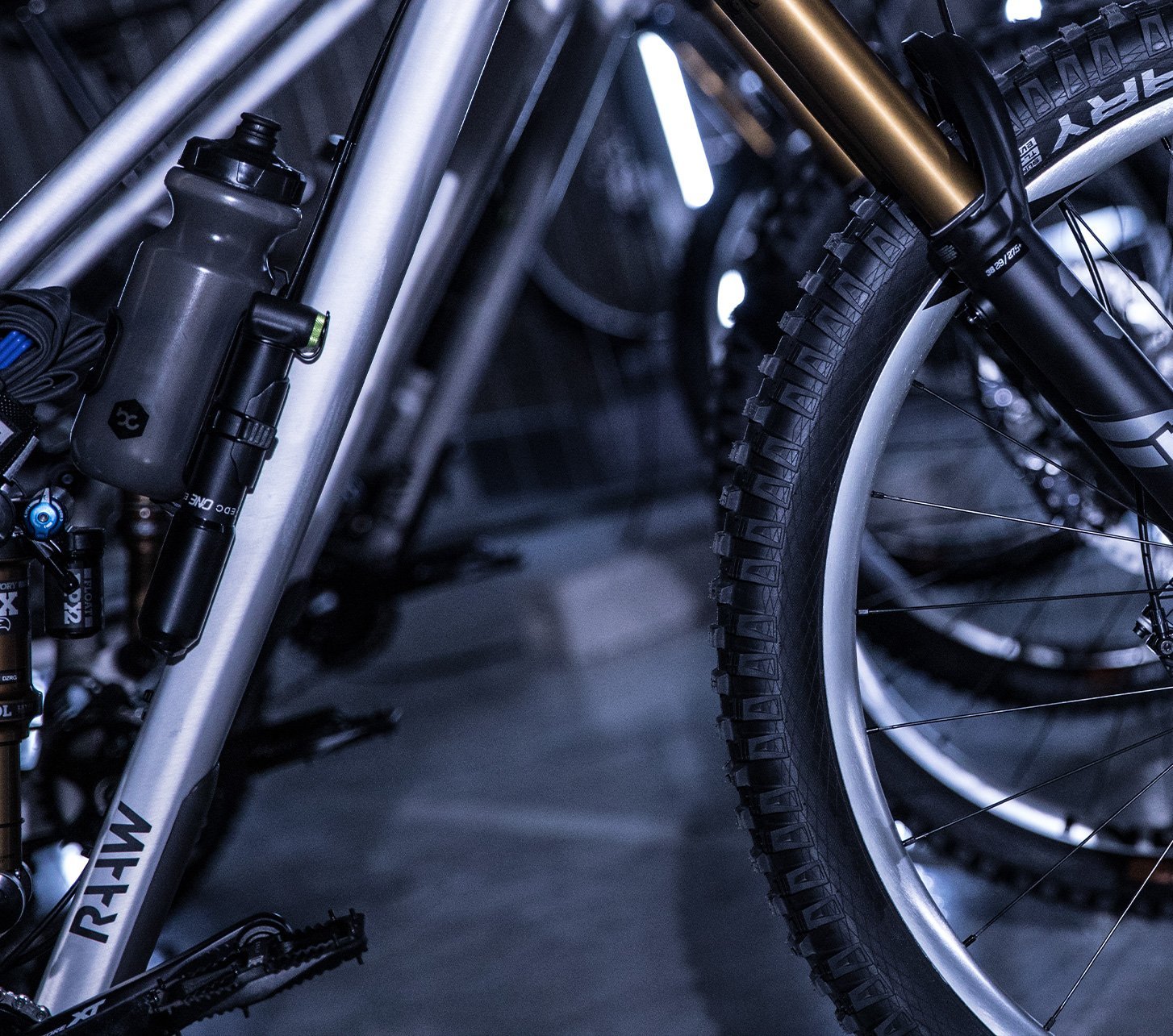 OneUp Components EDC Multi-tool Shop | bike-components