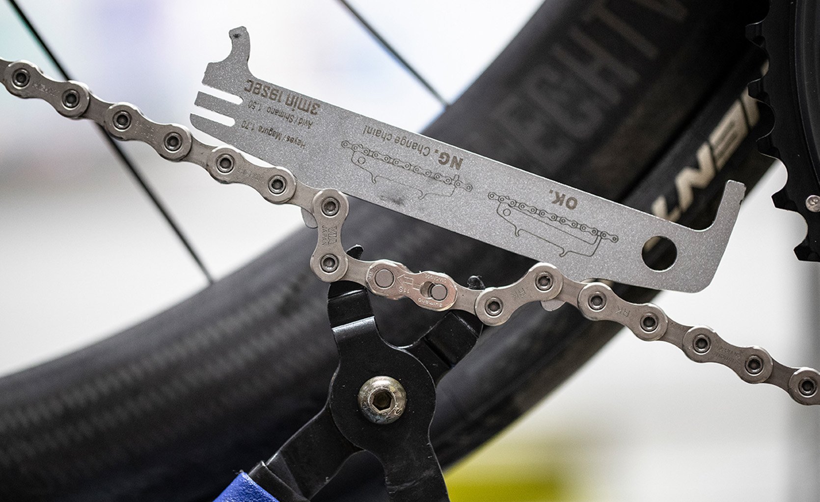 How To: Replace the Chain on Your Road... | bike-components