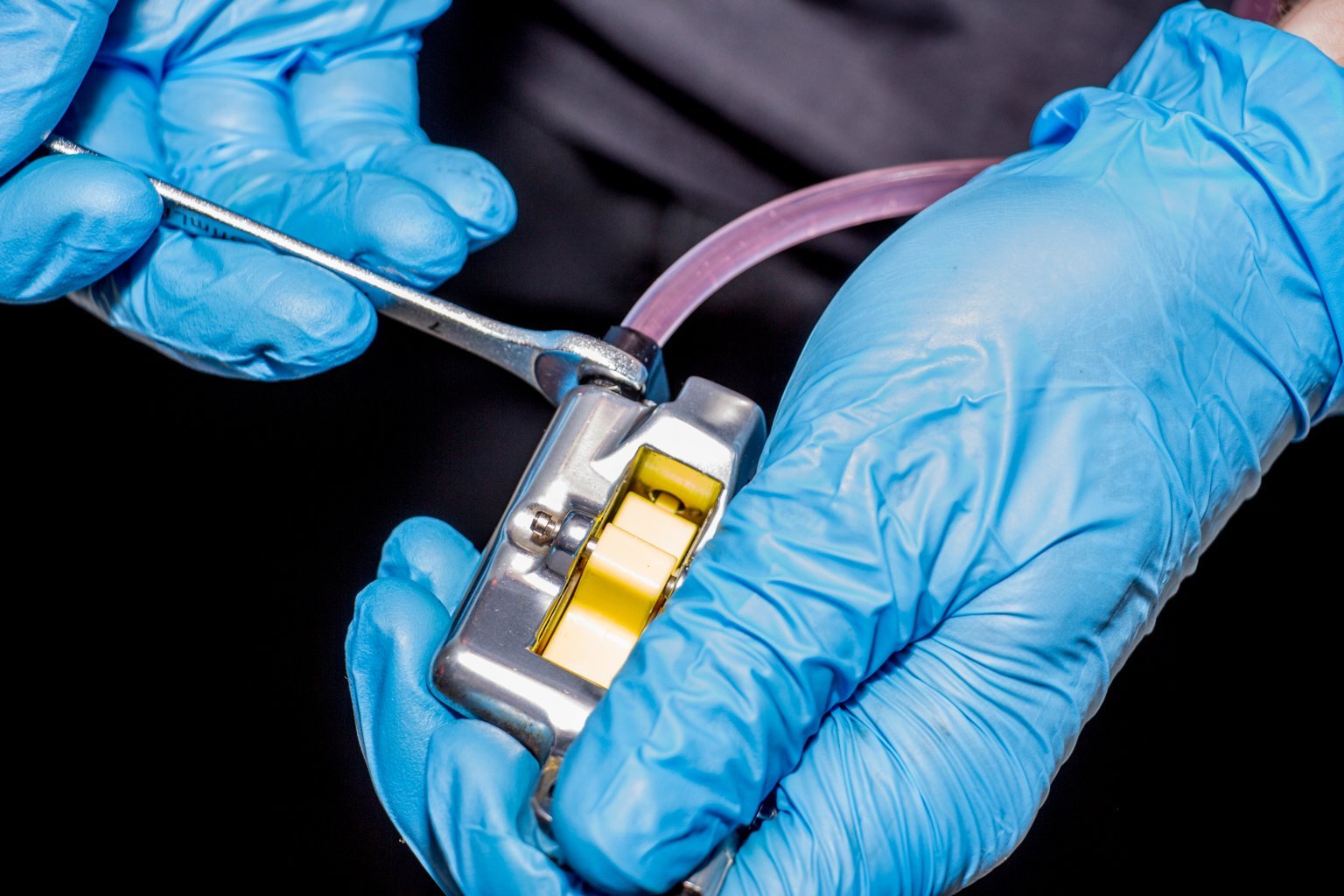 How to service your Shimano disc brakes | bike-components