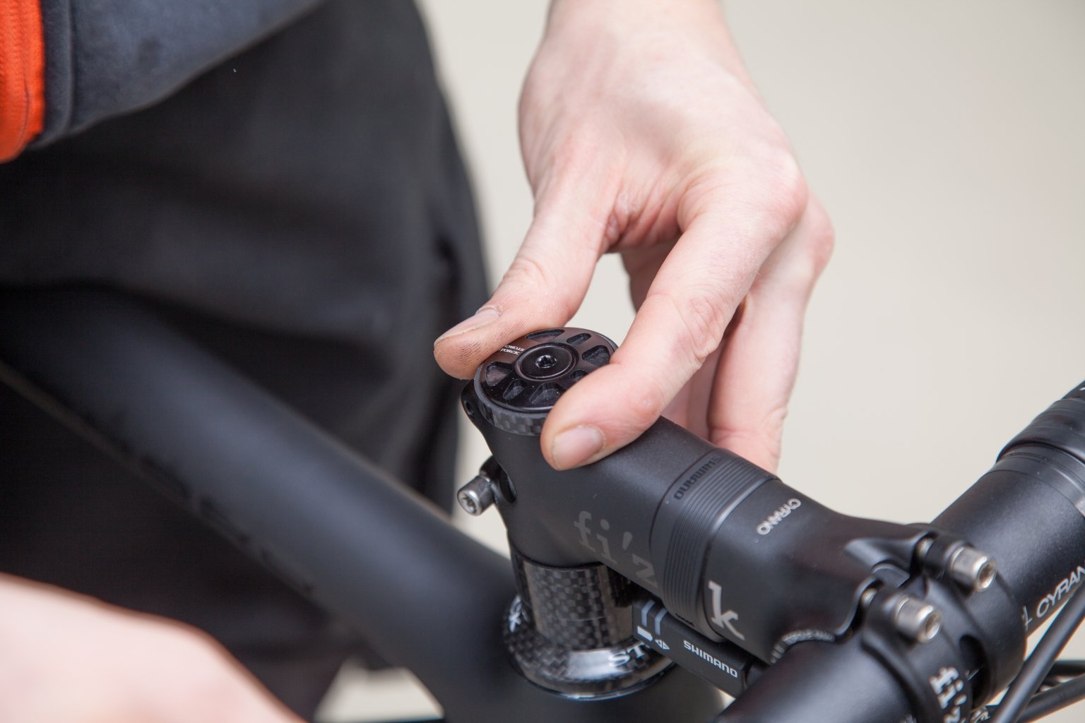 How to adjust headset play | bike-components