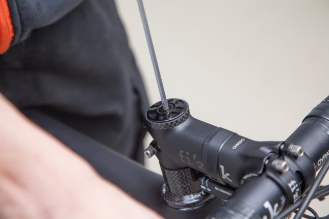 How to adjust headset play | bike-components