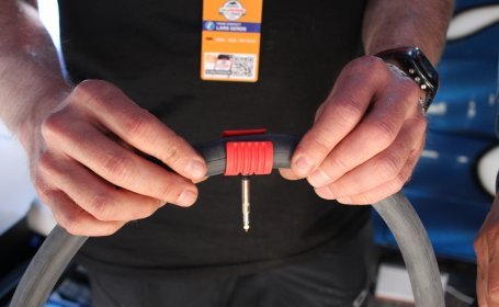 How to mount Schwalbe’s Procore System | bike-components