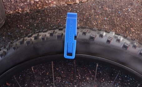 How to mount Schwalbe’s Procore System | bike-components