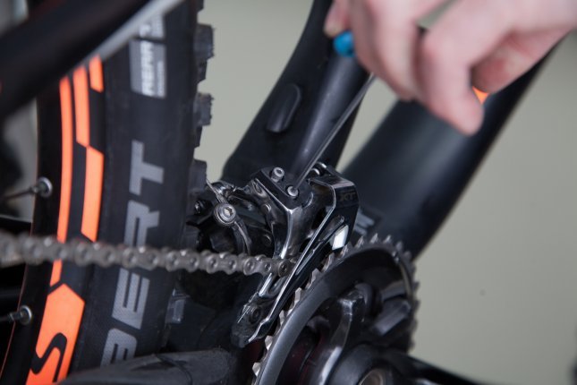 How to adjust your front derailleur | bike-components