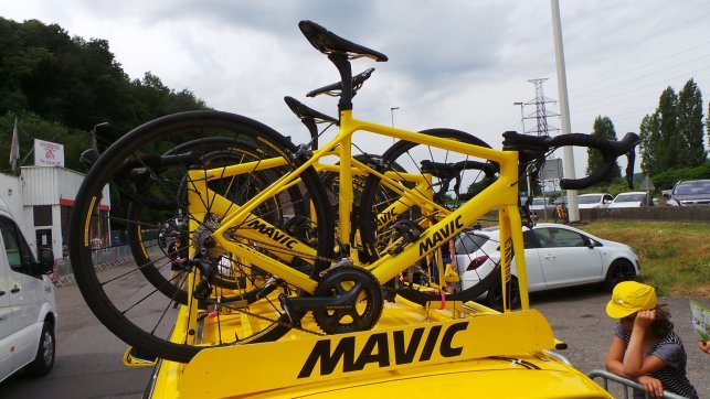 Ein Tag in Gelb - Im Mavic Materialwagen... | bike-components