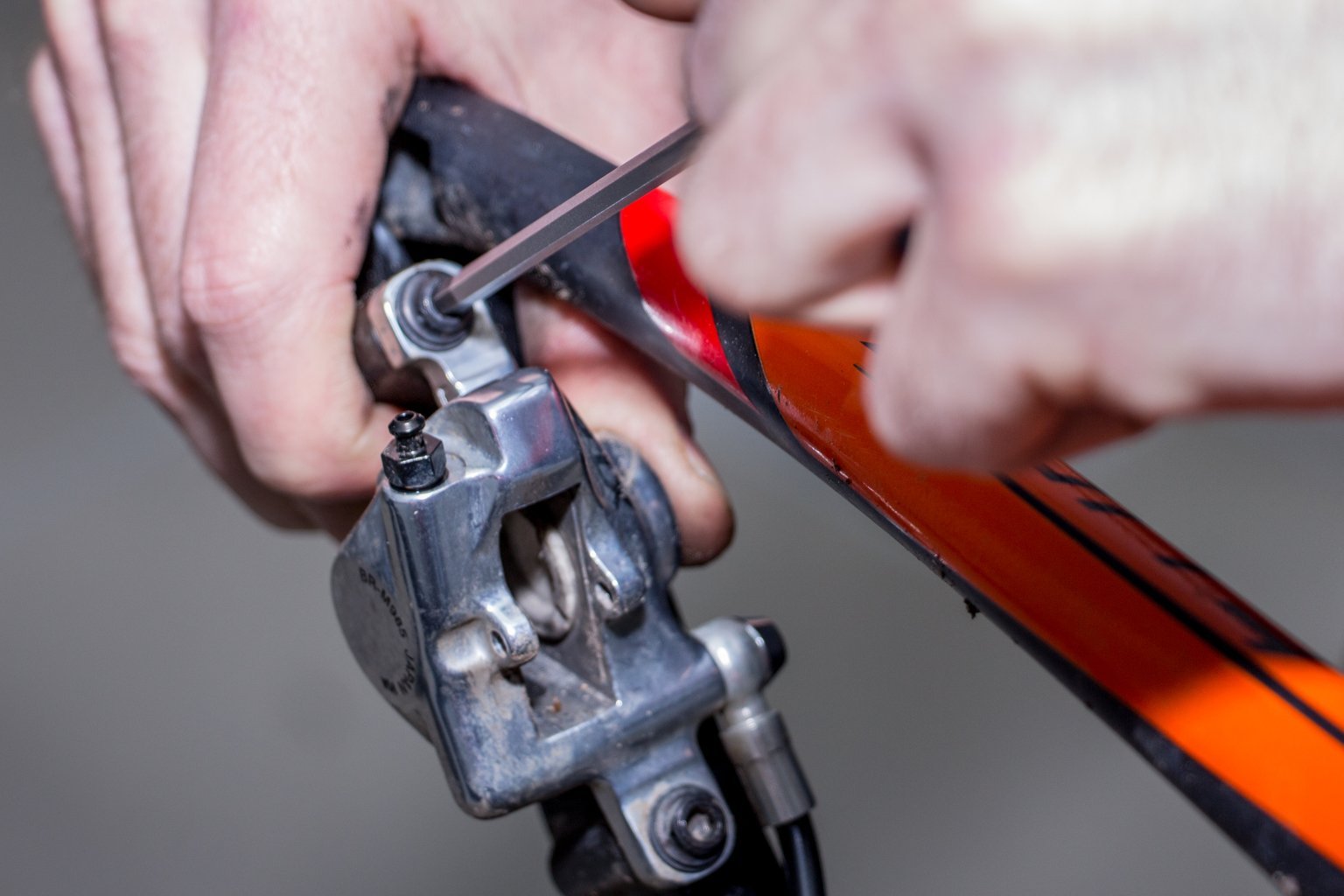 How to service your Shimano disc brakes | bike-components